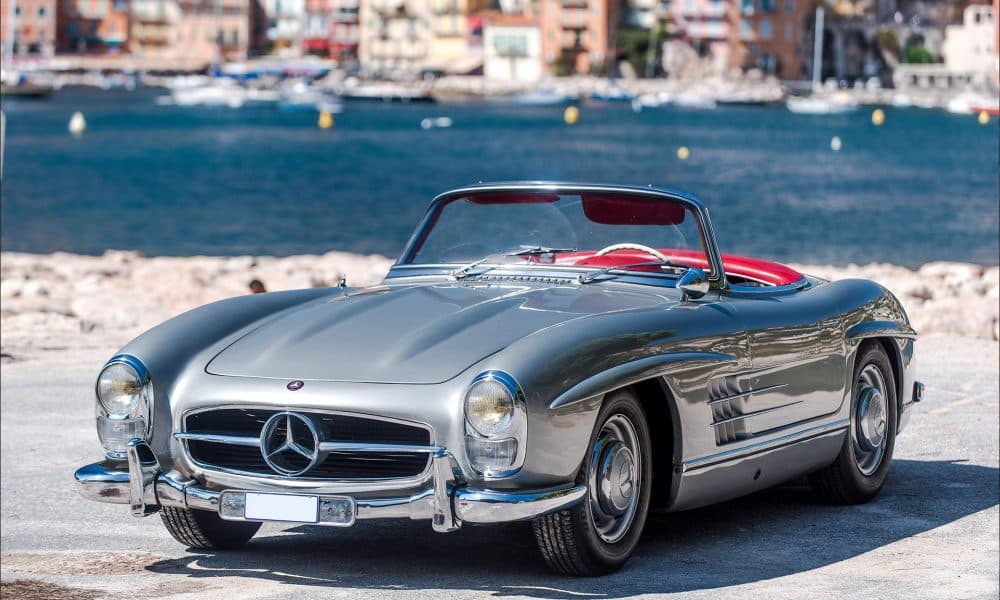 Mercedes-Benz 300 SL (1954-1957) : célèbre pour ses portes papillon ...