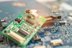 Akram Ojjeh : L'Homme derrière TAG et son Impact Durable sur l ...